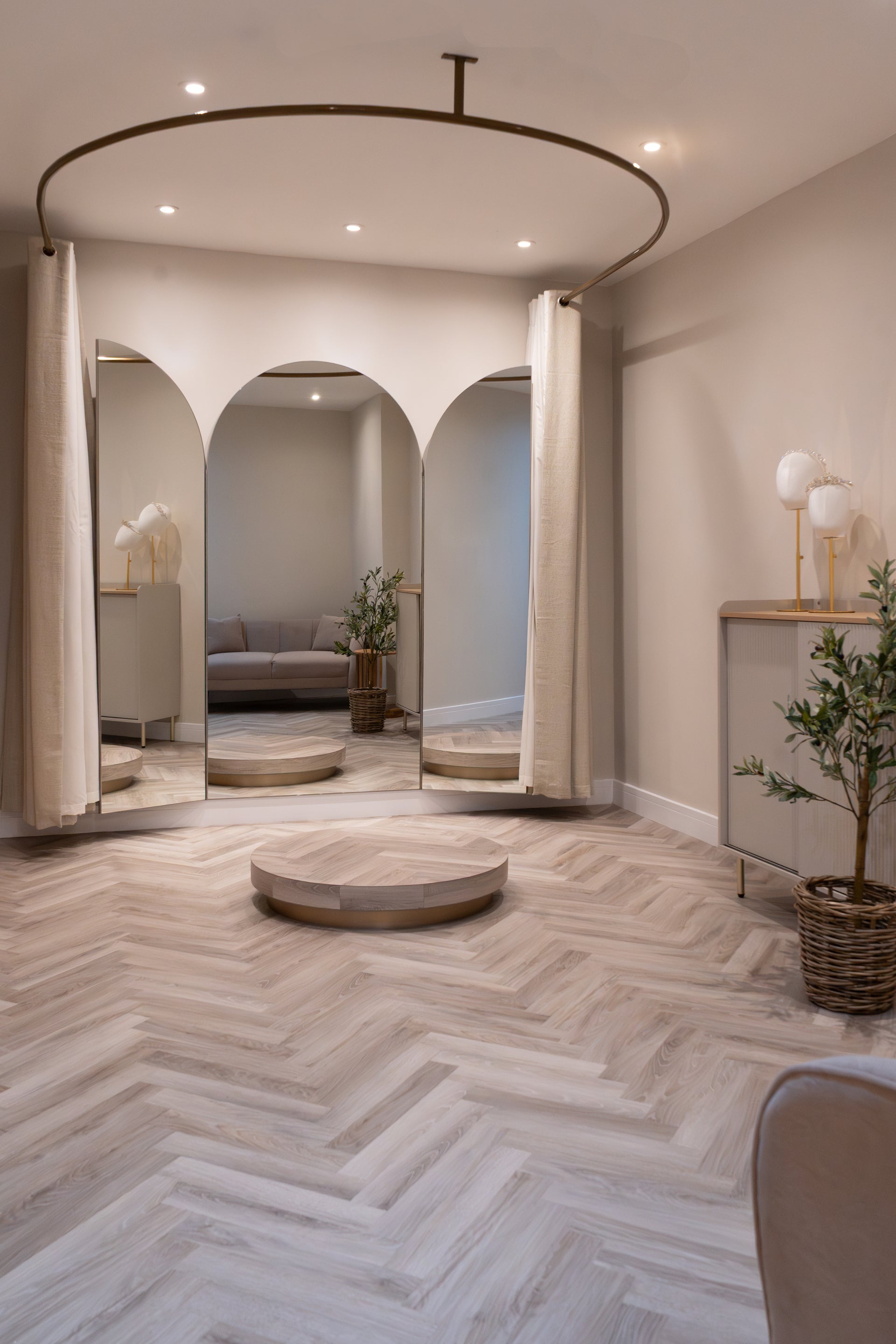 When Should 2026 / 27 Brides Start Wedding Dress Shopping? – All About ...